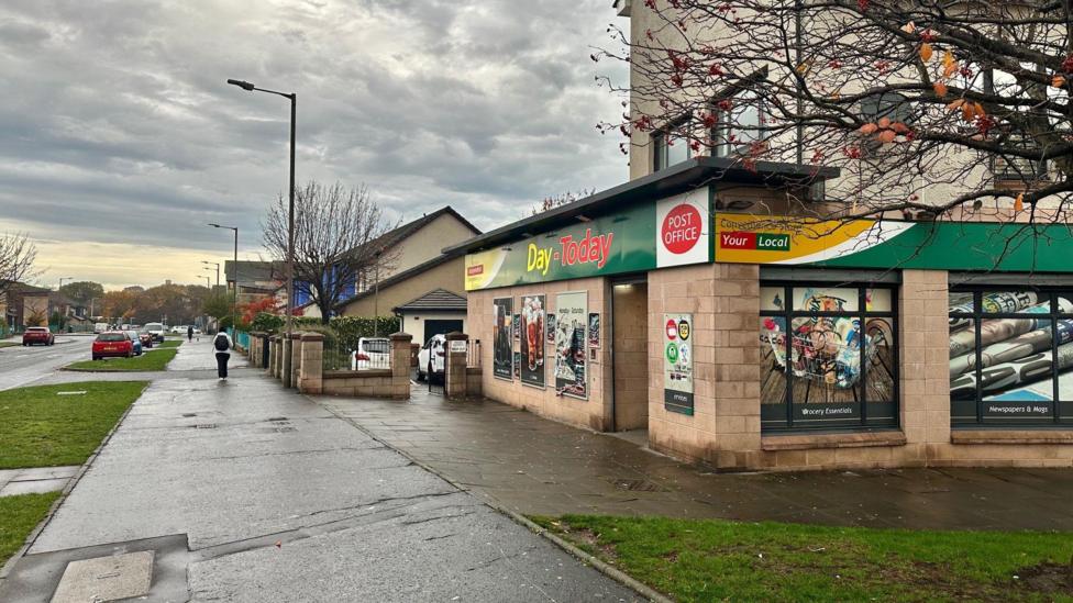 'It was like a normal Bonfire Night' - relieved residents of Niddrie ...