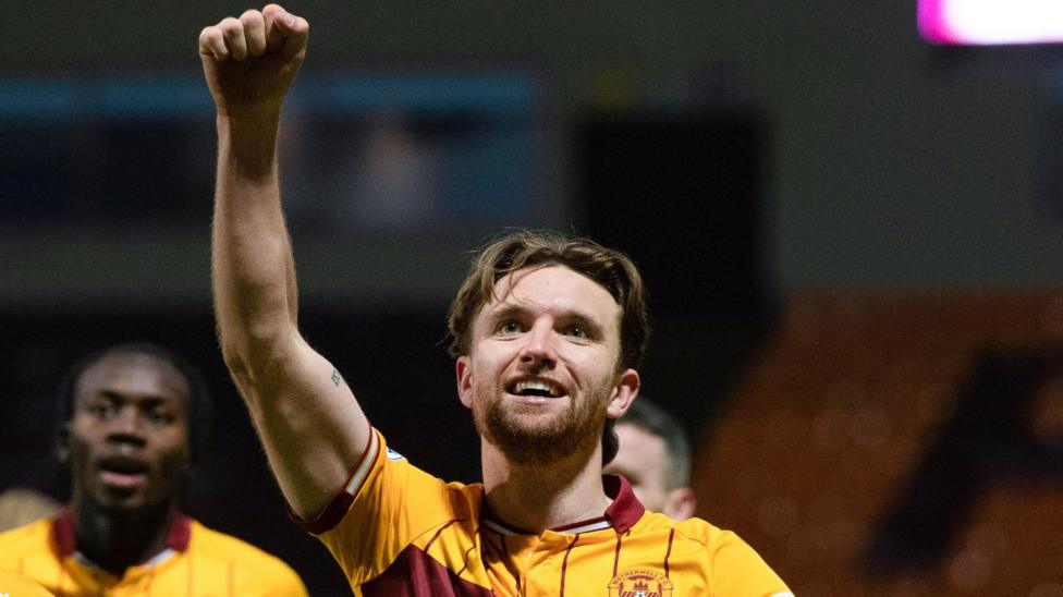 Motherwell 'leader' Elliot Watt is Premiership player of month - BBC Sport