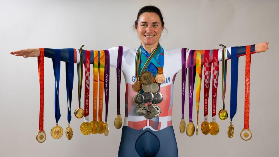 Paralympian Sarah Storey wins record 19th gold medal - BBC Newsround