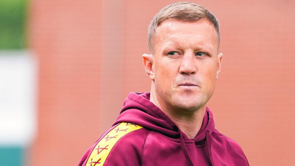 Luke Robinson: Huddersfield Giants appoint ex-half-back as head coach ...