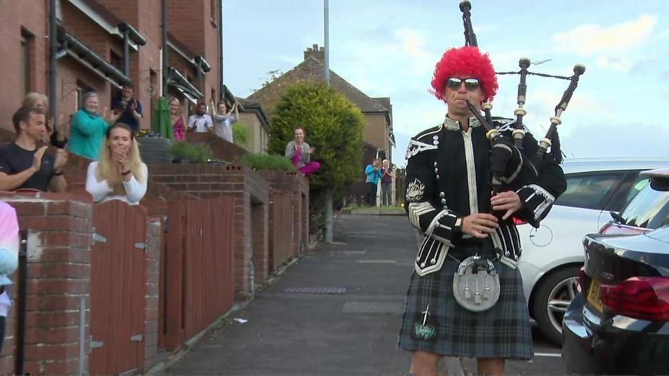 Coronavirus: Village scarecrow contest relieves lockdown blues - BBC News