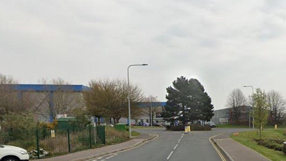 Two badly hurt at Portsmouth car meet as vehicle leaves road - BBC News