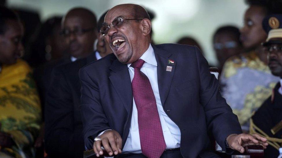 Western envoys in Uganda walk out of Museveni swearing-in - BBC News