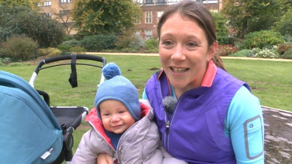 Oxford mother breaks world record for buggy marathon - BBC News