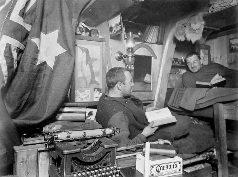 Stark images of Shackleton's struggle - BBC News