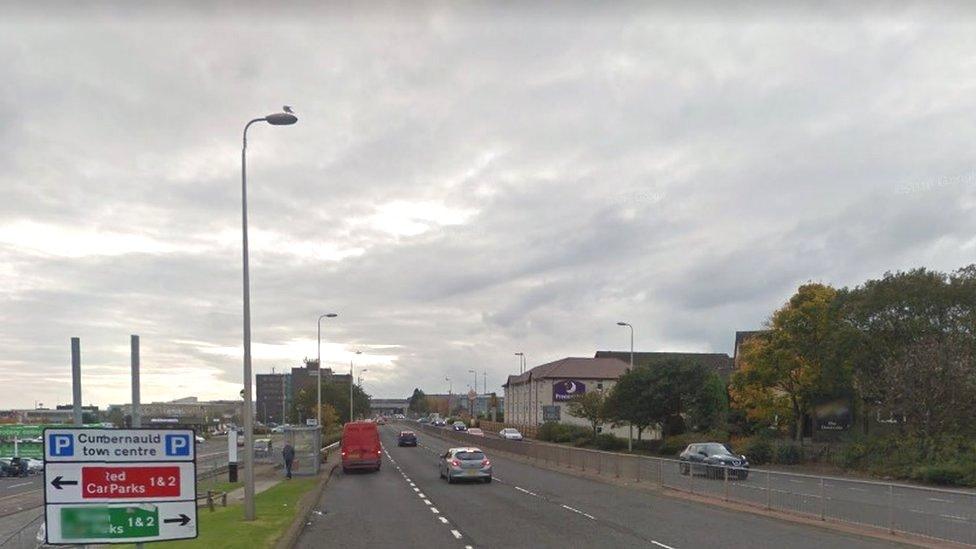 White car driver may have seen Cumbernauld Land Rover crash - BBC News