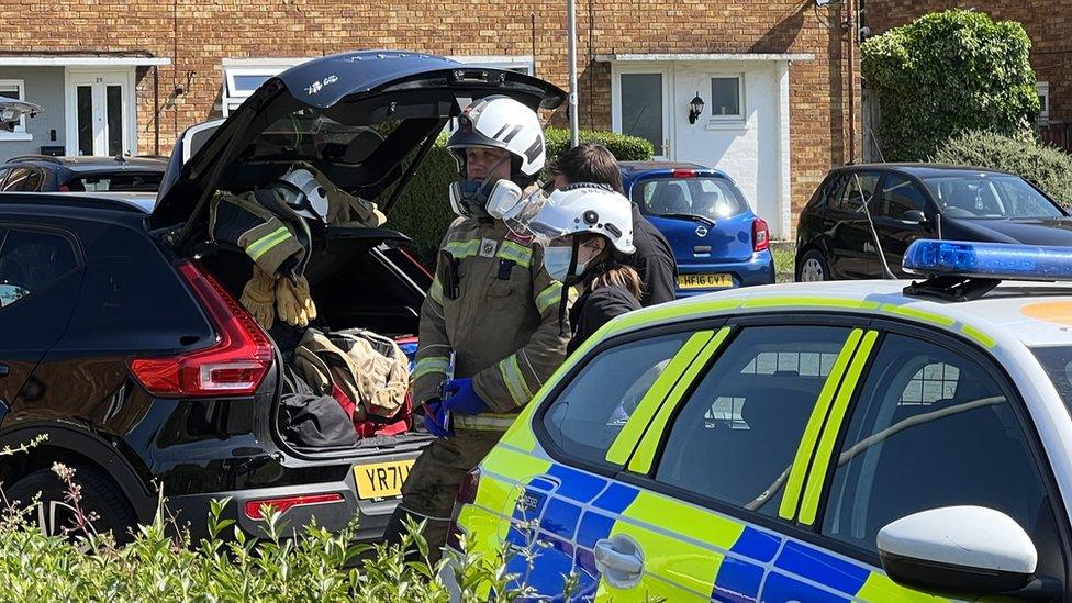 Woman, 90, found dead in Luton house fire - BBC News