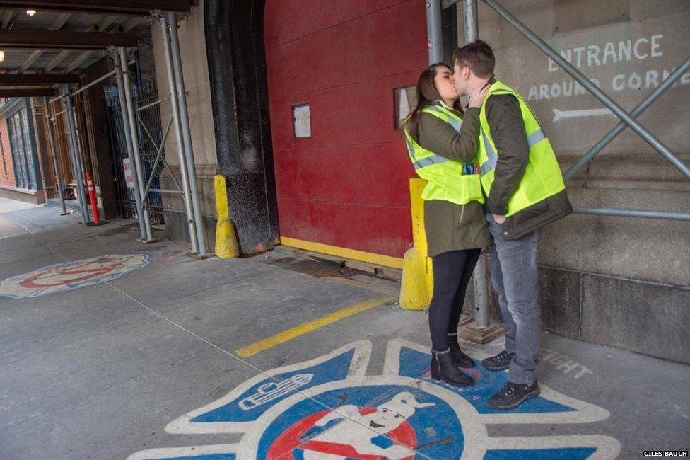 A British film fan proposes to his girlfriend in closed Ghostbusters ...