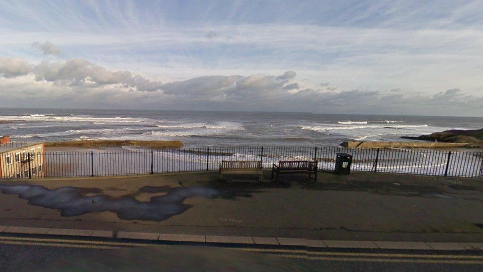 Cullercoats sea rescue: Caitlin Ruddy dies after cardiac arrest - BBC News