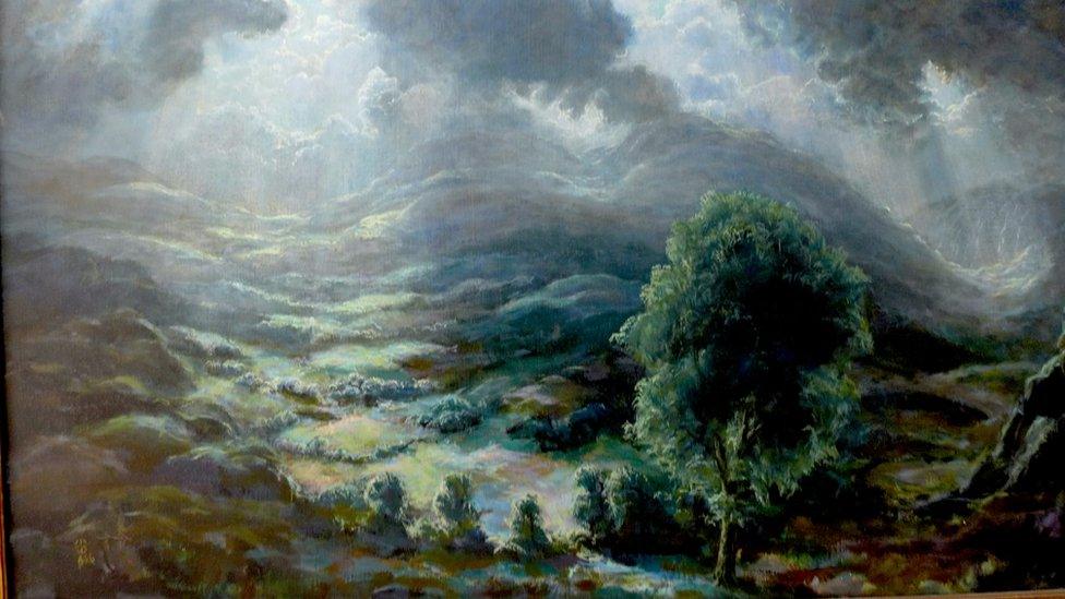 William Arkle: Son opens gallery to display father's work - BBC News