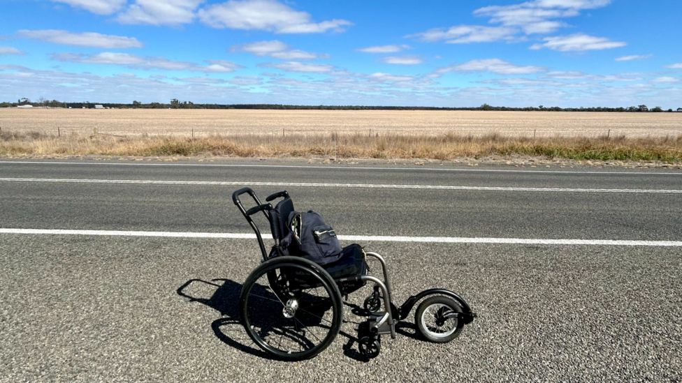 Coronation Street inspires MND wheelchair walk around Australia - BBC News