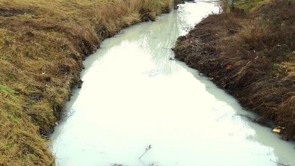 Paint in watercourses after M606 motorway crash - BBC News