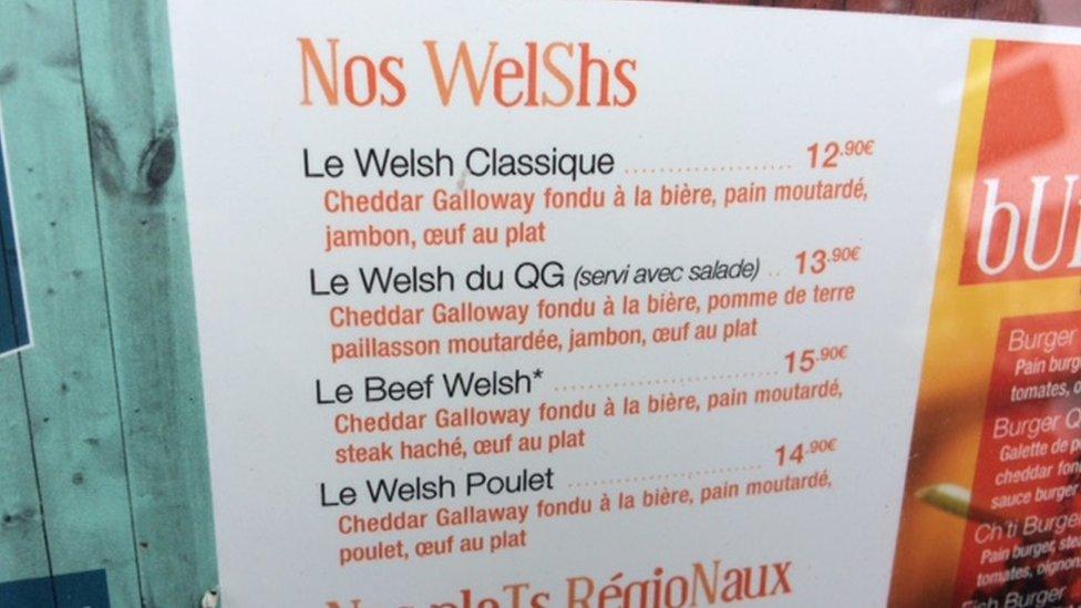 Euro 2016: Wales fans try the French Welsh rarebit in Lille - BBC News