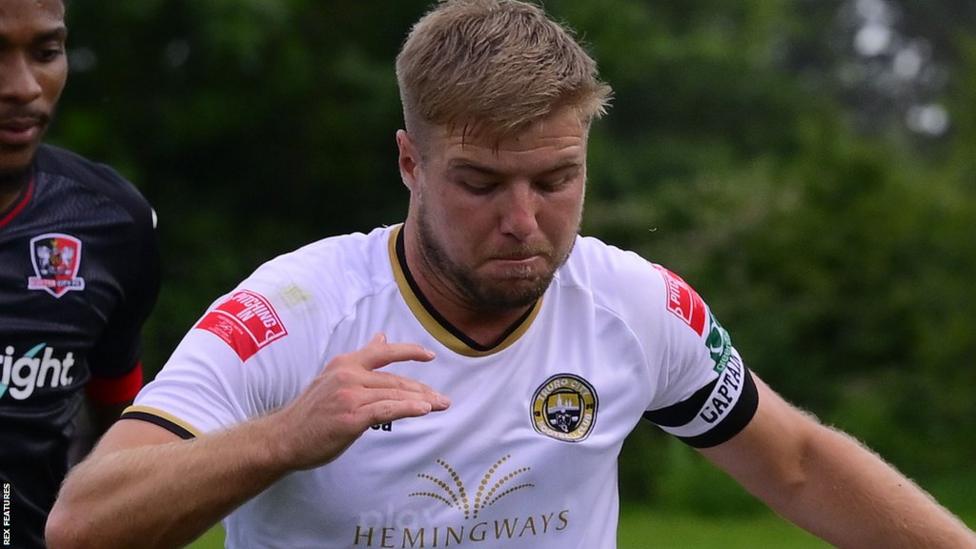 Truro City: Connor Riley-Lowe's late goal earns promotion - BBC Sport