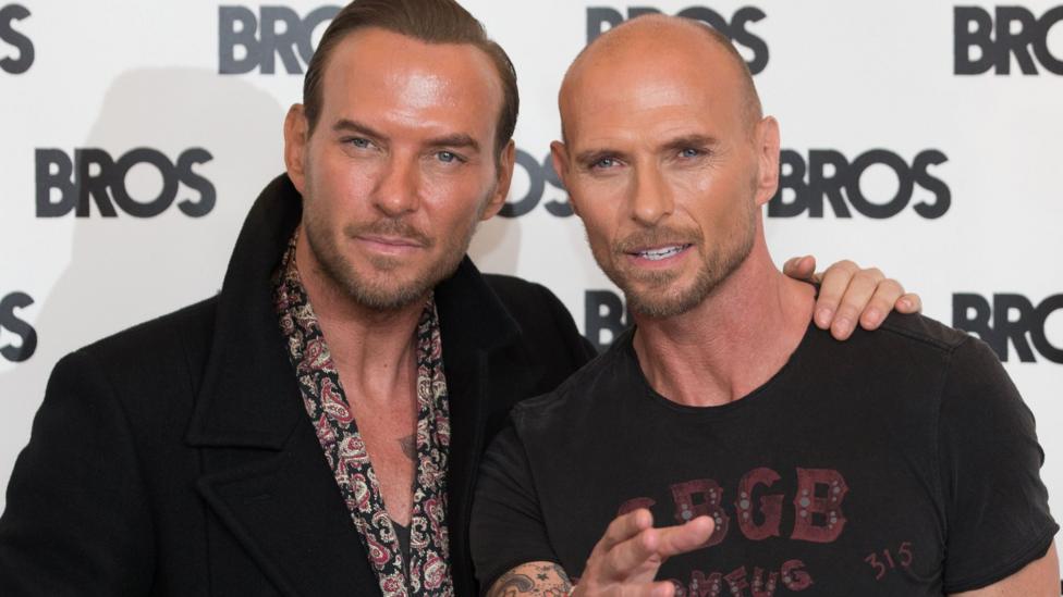 Bros thank fans for support at O2 comeback show - BBC News