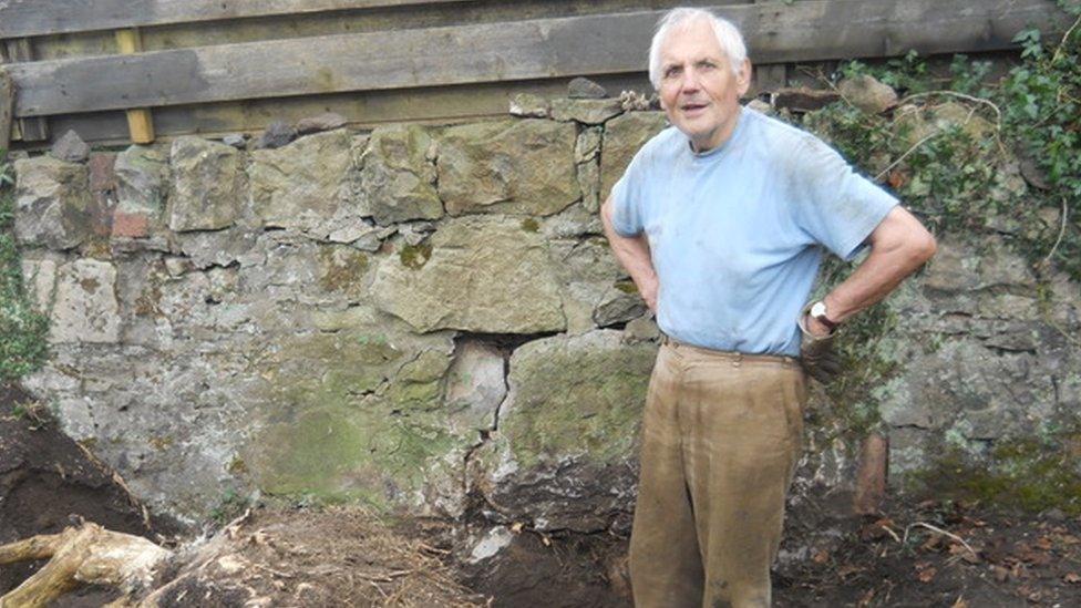 Missing hillwalker: Search for Frank Smith at Ben Cruachan - BBC News