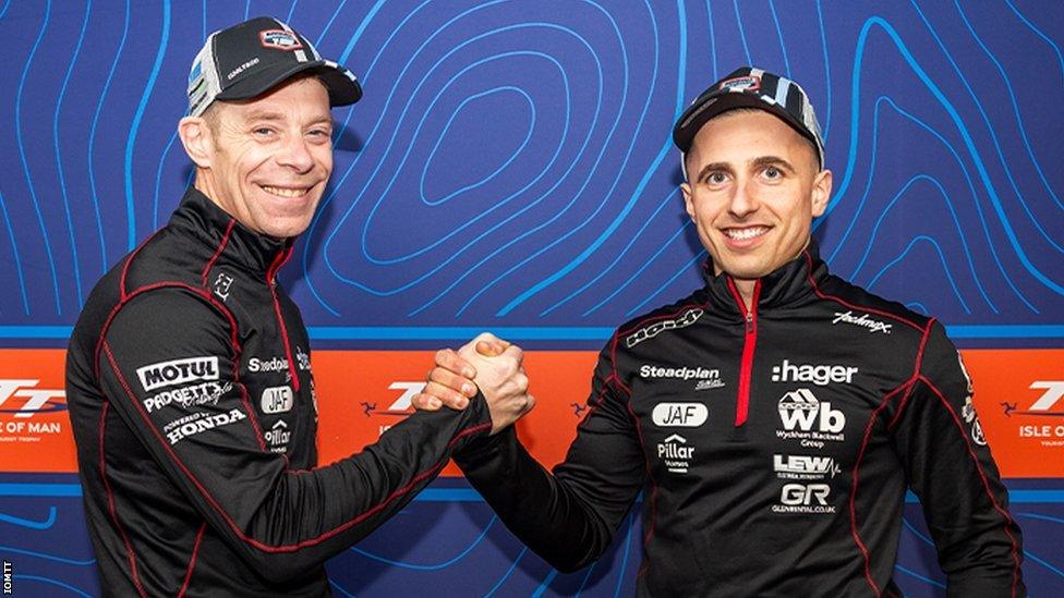 Isle of Man TT: French passenger joins Birchall sidecar team - BBC Sport