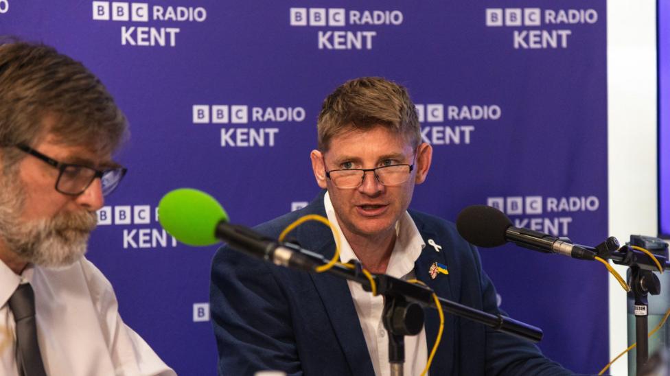 Kent County Council local election candidates debate potholes - BBC News