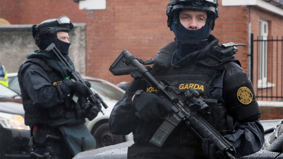 Irish police set for industrial action - BBC News