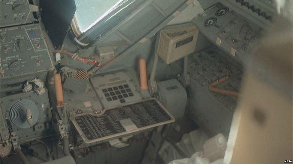 Thousands of Nasa Apollo mission photos uploaded online - BBC News