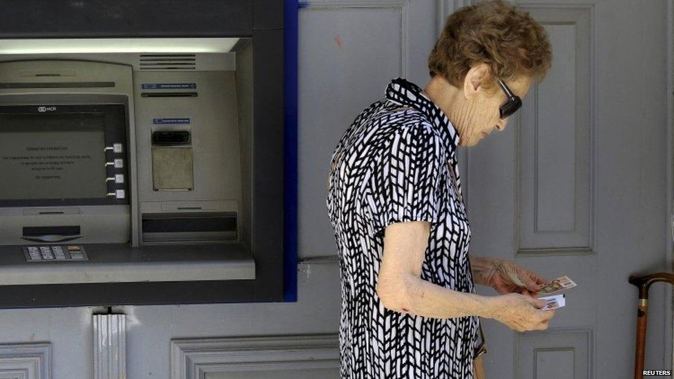 Greece debt crisis: Banks stay shut as endgame looms - BBC News