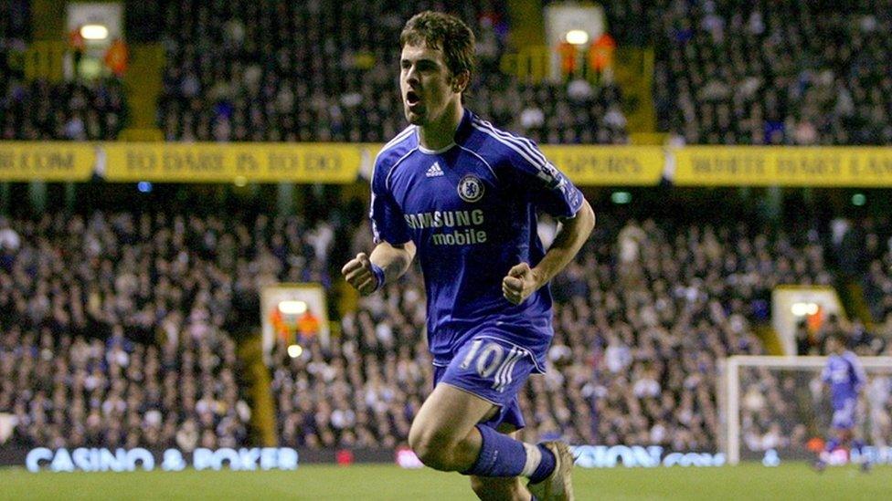 Ex-footballer Joe Cole launches new NHS hospital garden - BBC News