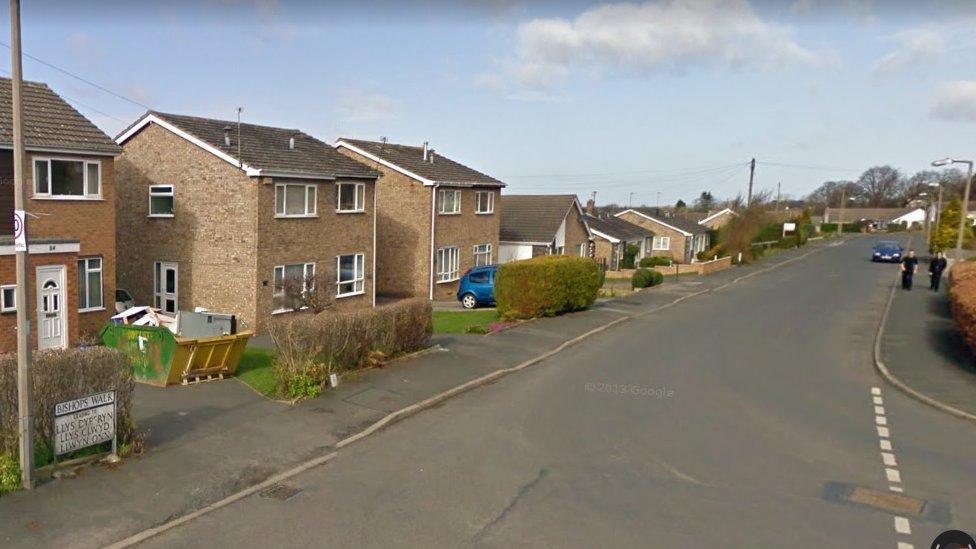 St Asaph couple 'could not live without each other' - BBC News