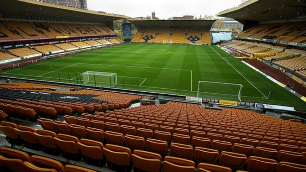 Wolves Molineux fire: Club assesses damage of 'dishwasher' blaze - BBC News