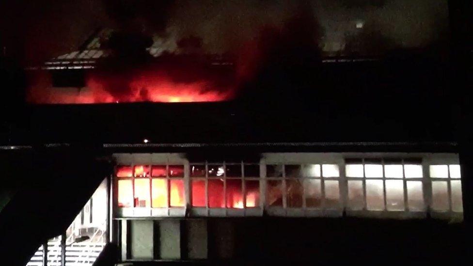 Nottingham Station: How did the fire spread so quickly? - BBC News