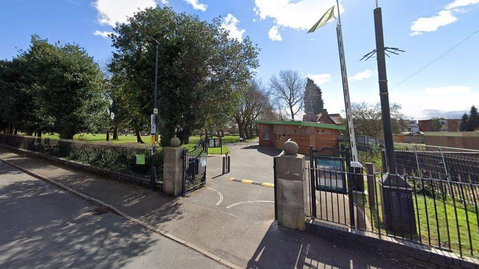 Machete fight in Walsall park sees three men hospitalised - BBC News