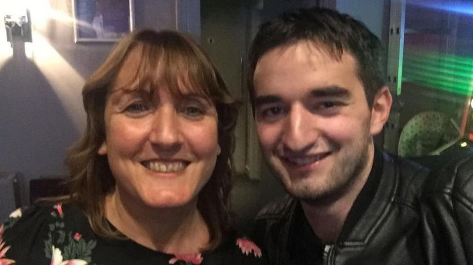 What is it like to live without any friends? - BBC News