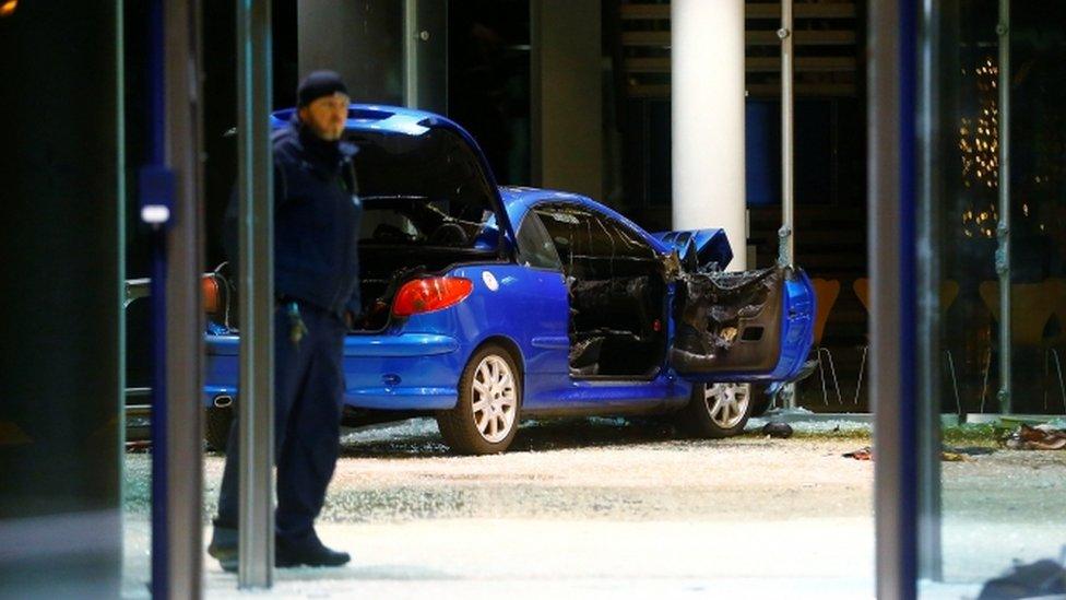 SPD crash: Car rammed into German political party's HQ - BBC News