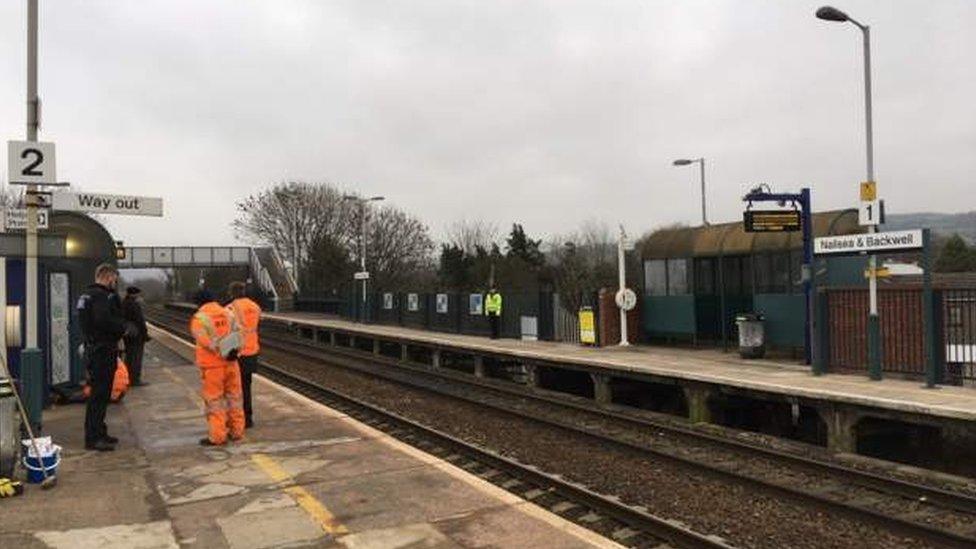 Nailsea murder probe after woman dies in house - BBC News