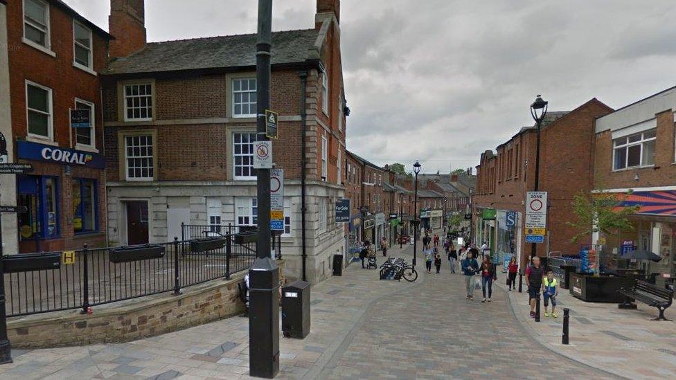 Congleton shoppers 'alarmed' in Christmas market incident - BBC News