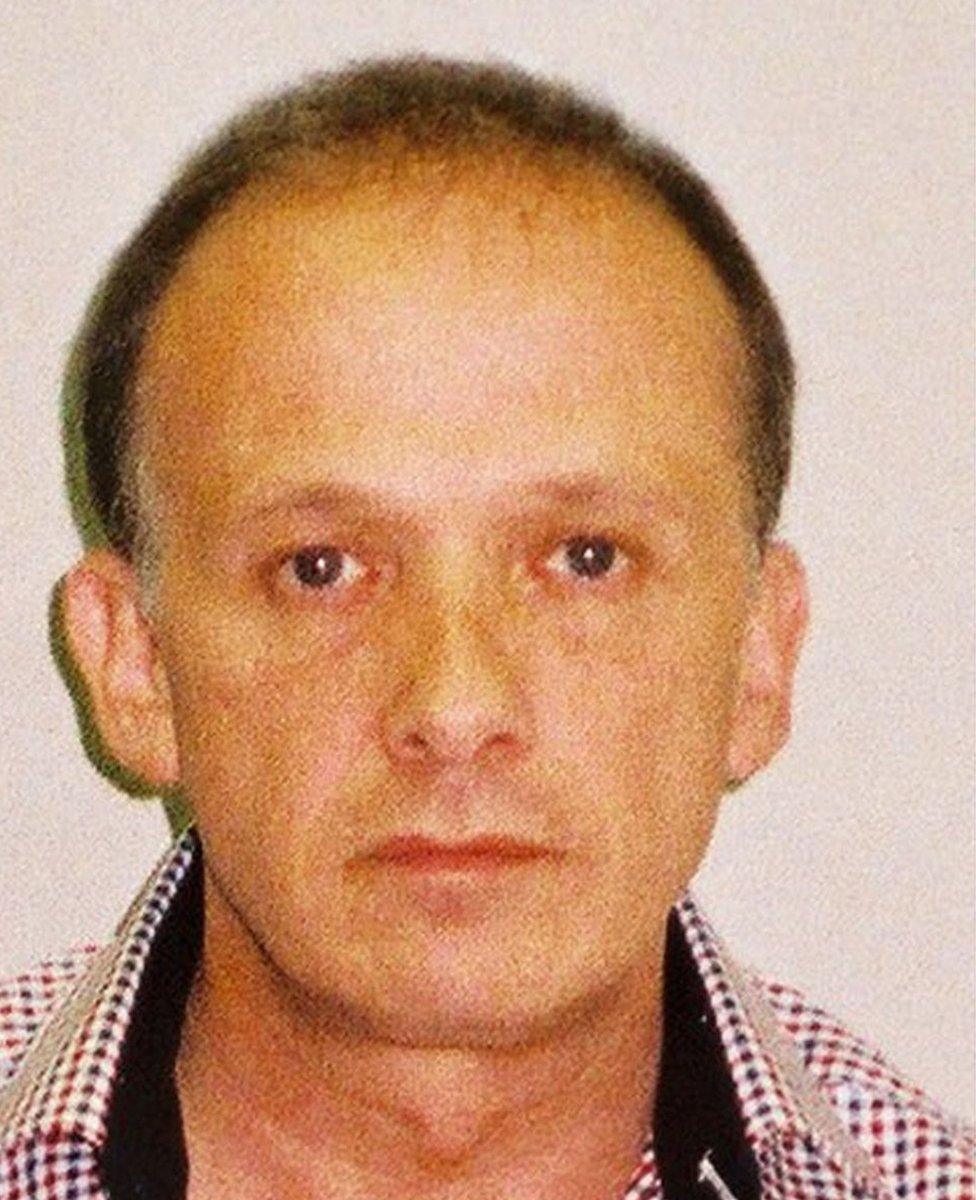 Worcester online dating fraudster must to pay victims £100,000 - BBC News