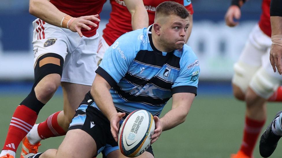 Rory Jennings: Cardiff centre signs new deal - BBC Sport