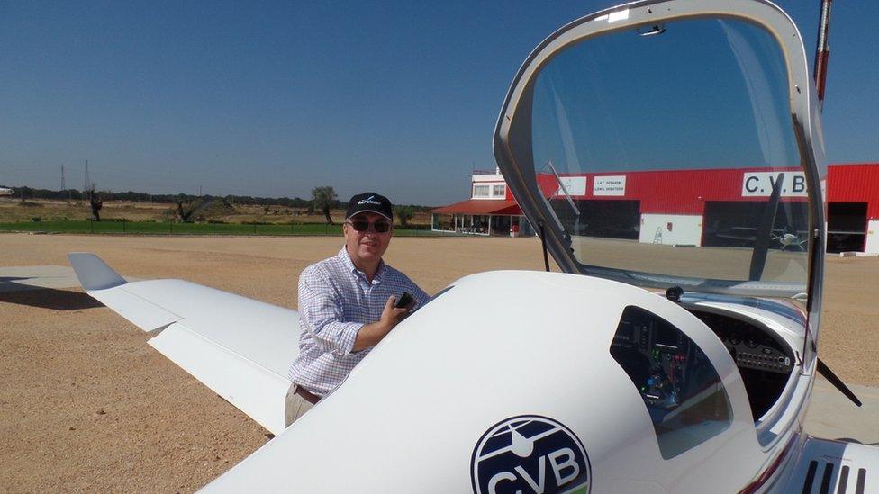 Catching a lift on a private plane - BBC News