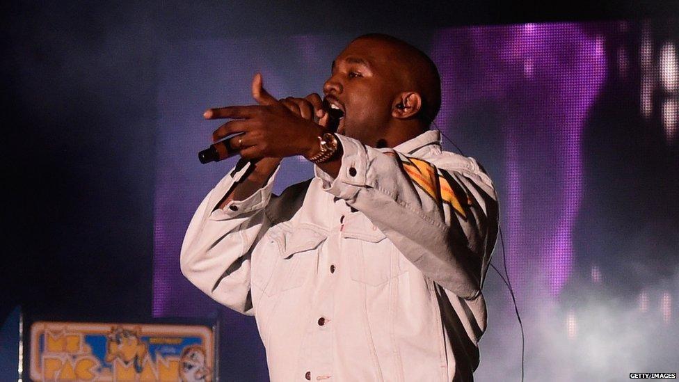 Kanye West's mic fail at Coachella - BBC News