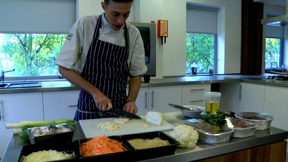 Pennine Foods: 600 jobs at risk at ready meal factory - BBC News