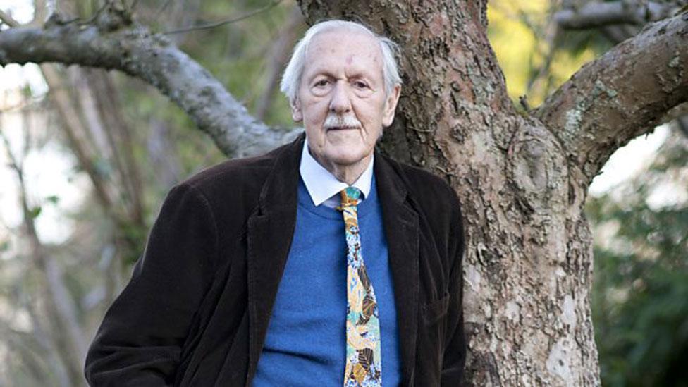 Brian Aldiss, science-fiction writer, dies aged 92 - BBC News