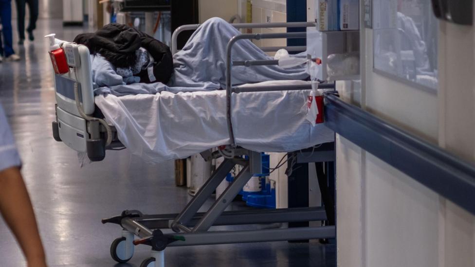 Cardiff hospital tolerated drugs and theft by staff - report - BBC News