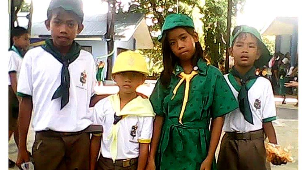 100 Women 2015: Hong Kong mum and her Philippine nanny - BBC News