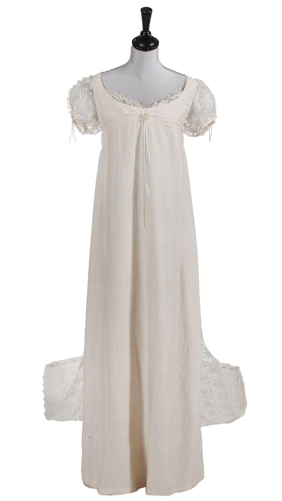 Costumes worn by Hollywood actors to go on display before auction - BBC ...