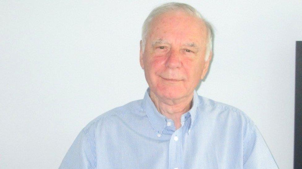 The man who owned 3,000 cameras - BBC News