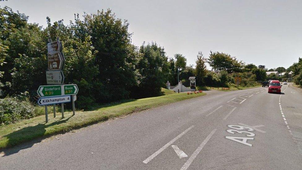 Man, 60, dies in A39 two-vehicle crash - BBC News