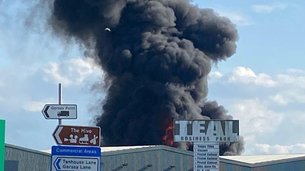 Widnes: Crews extinguish fire involving 200 tonnes of metal - BBC News