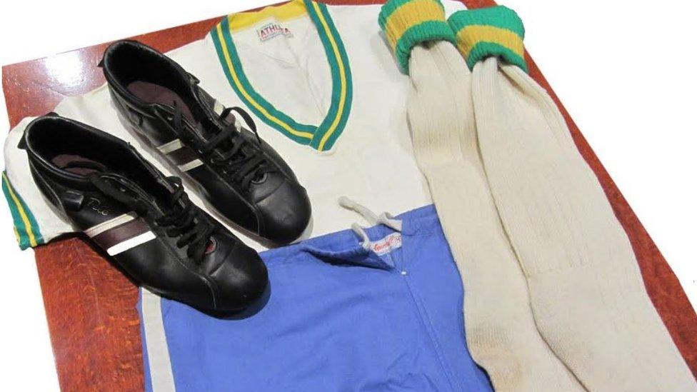 When Pele and the 1966 World Cup Brazil team came to Lymm - BBC News