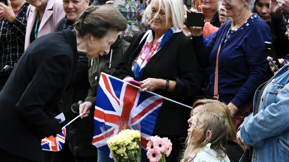 Princess Anne becomes patron of Glasgow Caledonian University - BBC News
