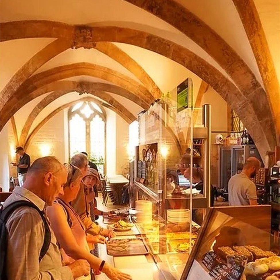 Vaults & Garden cafe: Thousands sign petition over closure - BBC News