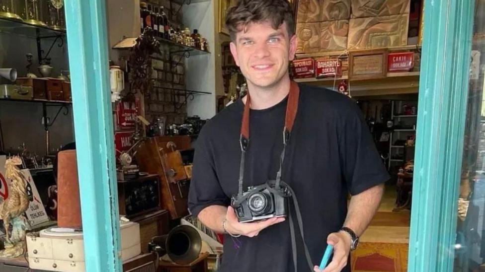 Mab Ian Buckett fu farw â dementia am i rieni rygbi gael rhybudd - BBC ...